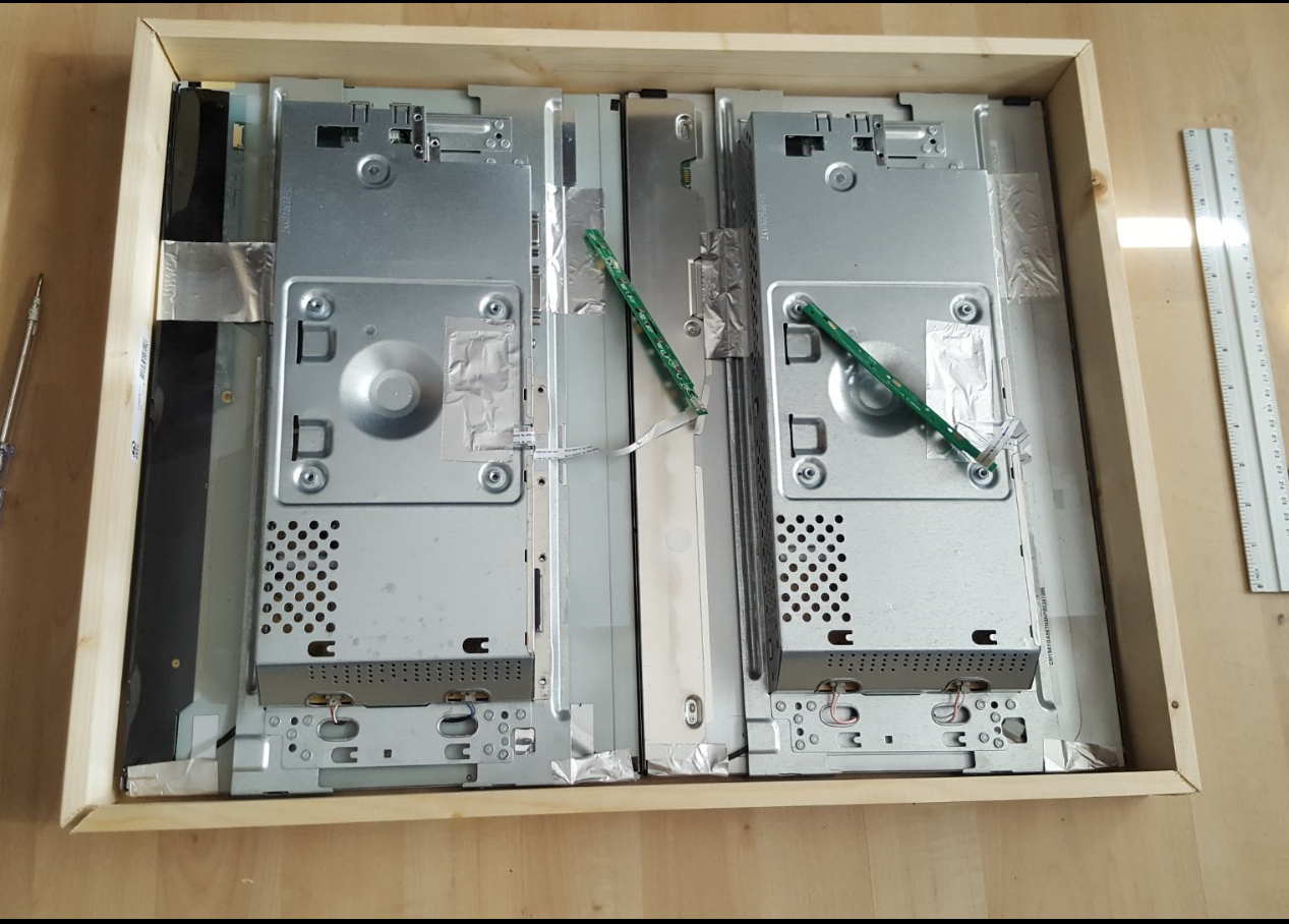 Dual Photo Webpage With Angular Timdows